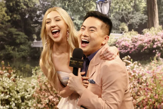 Bowen Yang rinde homenaje a Heidi Gardner tras su salida de ‘SNL’ - Con Pochoclos