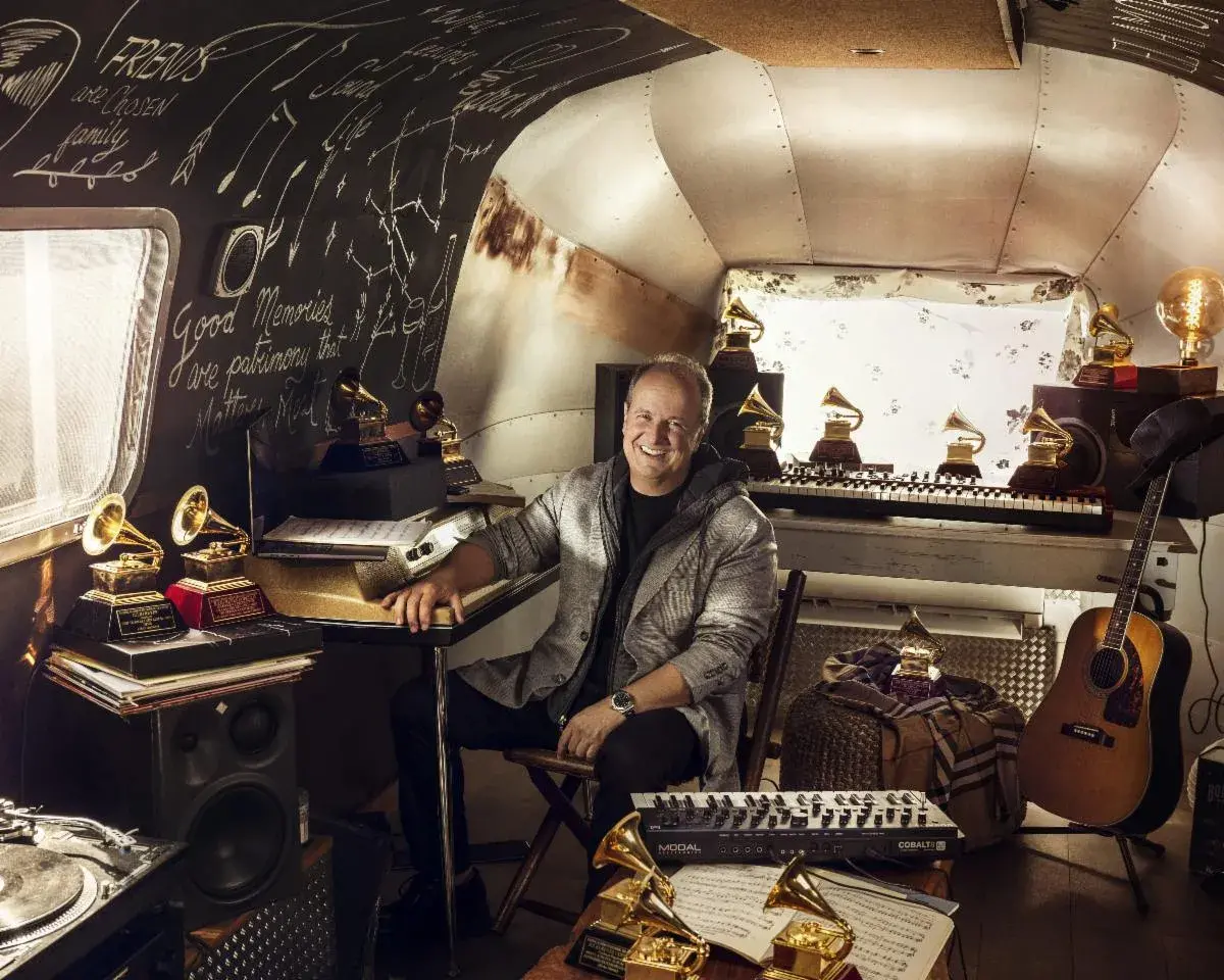 El "Rey Midas" de la música latina, Julio Reyes Copello, suma dos ...